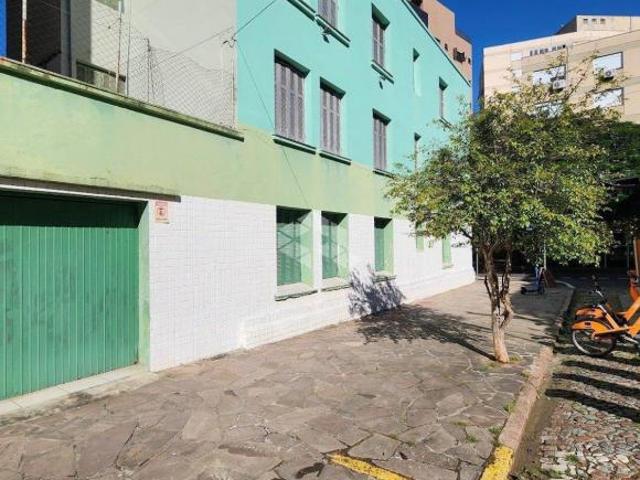 PREDIO RESIDENCIAL NA DR. BARROS CASSAL DE ESQUINA, COM TRÊS APARTAMENTOS, SENDO UM POR ANDAR