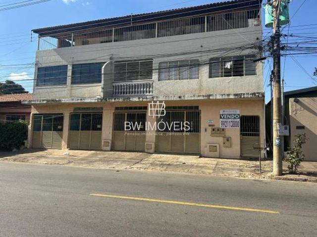 Prédio Residencial/Comercial à Venda em Goiânia – 5 Aptos Locados e Renda Mensal Garantida!