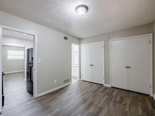 Premier Club Living Apartments in Union City, GA | Spacious Pet 1 Bedroom Apartment for Rent at 5100 Highpoint Rd, Union City, GA 30291