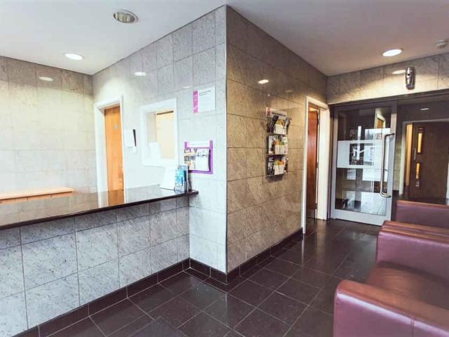 Premier En Suite E Has an Apartment