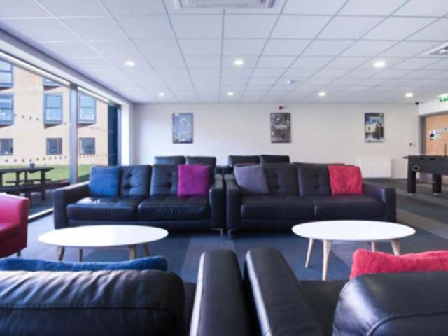 Premier En Suite, London House