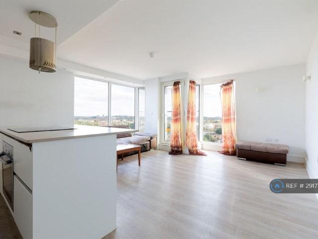 Premier House, Edgware, HA8 2 bed flat to rent £1,800 pcm £415 pw