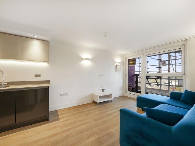 Premier House, Station Road, Edgware HA8, 1 bed flat to rent, £1,450 pcm | PrimeLocation