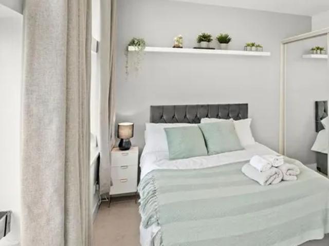 Premier Inn, Victoria Bridge Street, Salford, M3 5AS, United Kingdom | 2 bed apartment for rent #94647526 | Rentberry