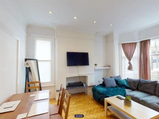 Premier Road, Nottingham NG7, 5 bed shared accommodation to rent, £3,120 pcm | PrimeLocation