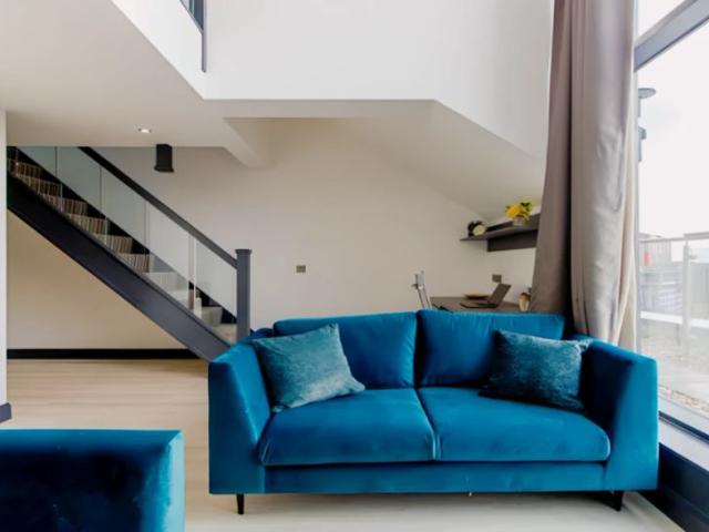 Premium Mezzanine Studio