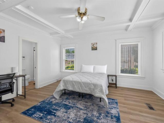 Premium CoLiving Near Downtown KC | Private B