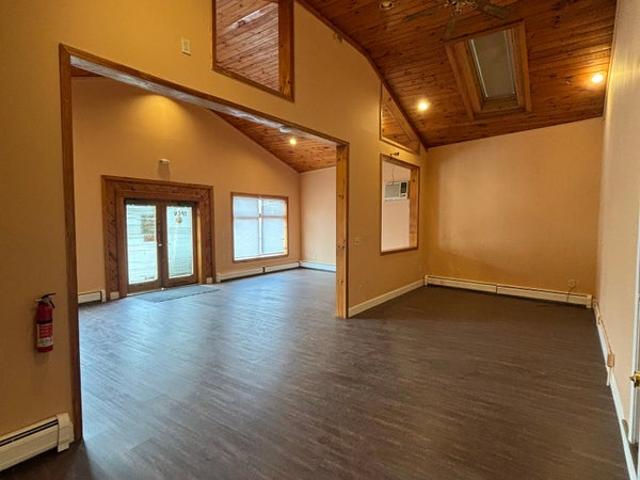 Premium Commercial Space | $1,mo | HeatWaterGarbag