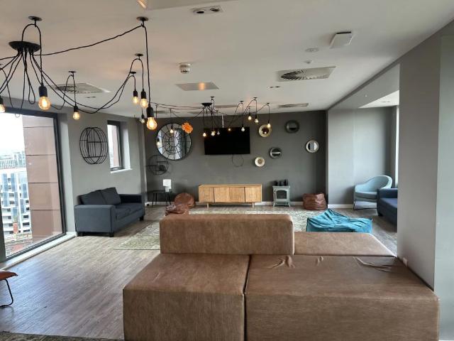 Premium En Suite City View