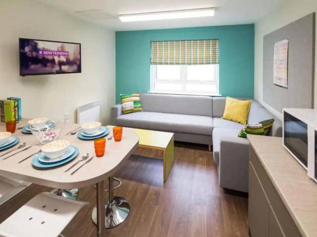 Premium Ensuite 4 Bed