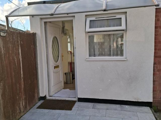 Premium Ground Floor 1 Bed Flat | Private Entrance