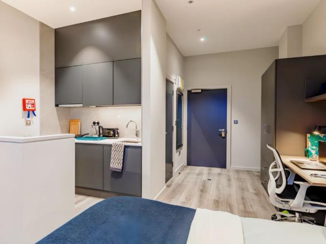 Premium Luxe Studio