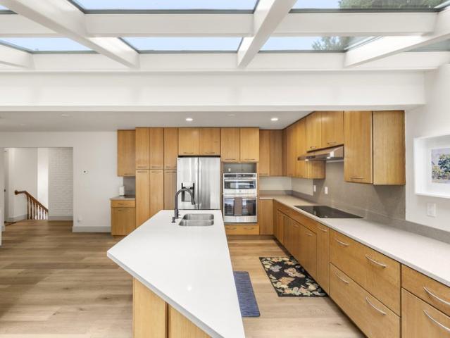 Premium Pacific Northwest CoLiving near MAX Light