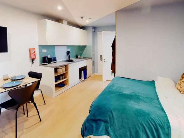 Premium Plus Studio