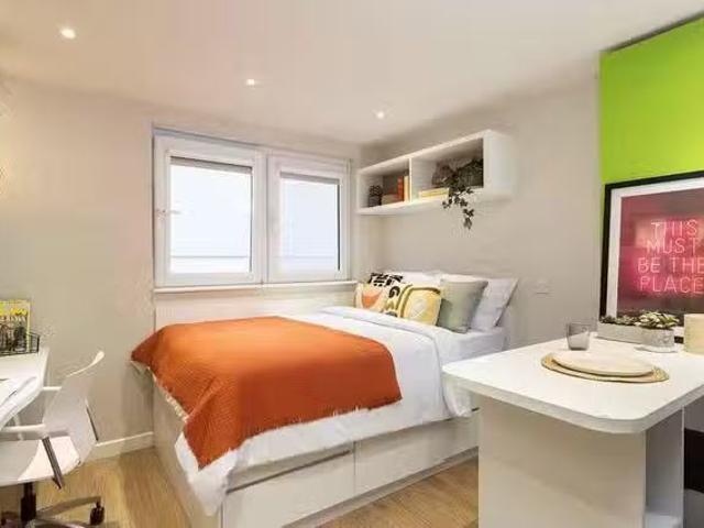Premium Range 1 Ensuite