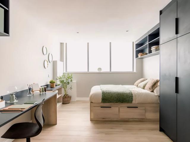Premium Studio Mid Floor