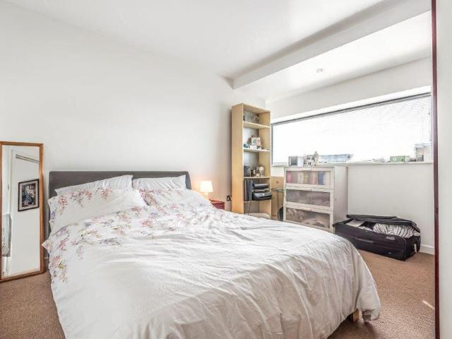 Premium 2 Bed Apartment 8th Floor £2000 per month