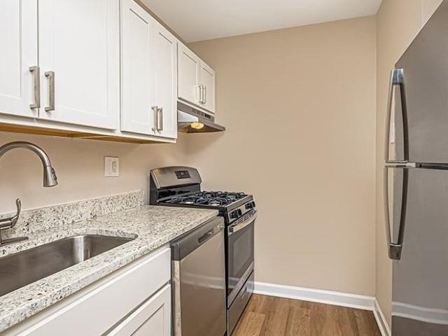 Prentiss Creek at Downers Grove Apartments 2 Bedroom Apartment for Rent at 2110 Prentiss Dr, Downers Grove, IL 60516