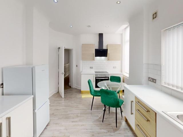 Prescot Road, Liverpool L7, 3 bed flat to rent, £895 pcm | PrimeLocation