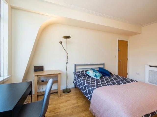 Prescot Street, London E1, Room to rent, £1,516 pcm | PrimeLocation