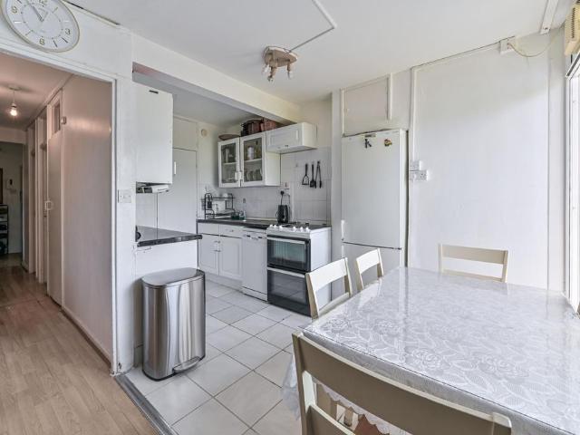 Prescott House, Hillingdon Street. 3 bed apartment to rent £2,450 pcm £565 pw