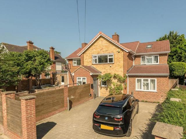 Presburg Road, New Malden KT3 4 bed house to rent £4,500 pcm £1,038 pw