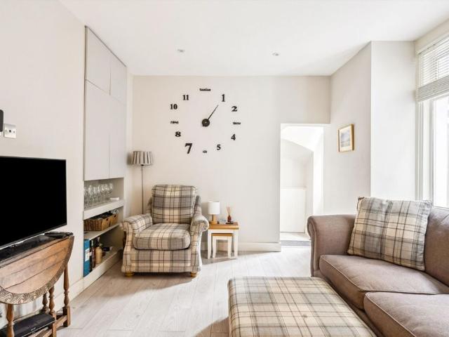 Presenting a stylish 2 bedroom flat offering an attractive opportunity for those seeking a balanced lifestyle in one of London's most dynamic neighbourhoods