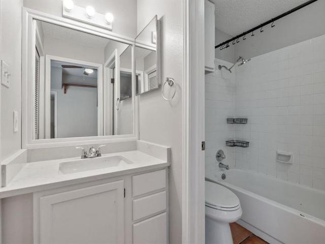 Preservation Square 1 Bedroom Apartment for Rent at 904 W 21st St, Austin, TX 78705 West University