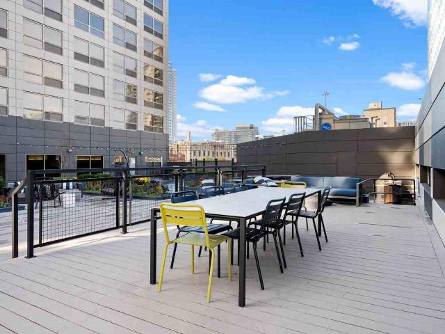 Presidential Towers 1 Bedroom Apartment for Rent at 555 W Madison St, Chicago, IL 60661 Near West Side