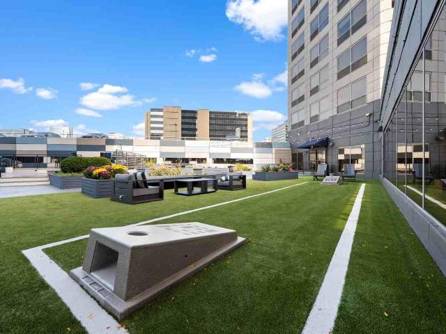 Presidential Towers 1 Bedroom Apartment for Rent at 555 W Madison St, Chicago, IL 60661 Near West Side