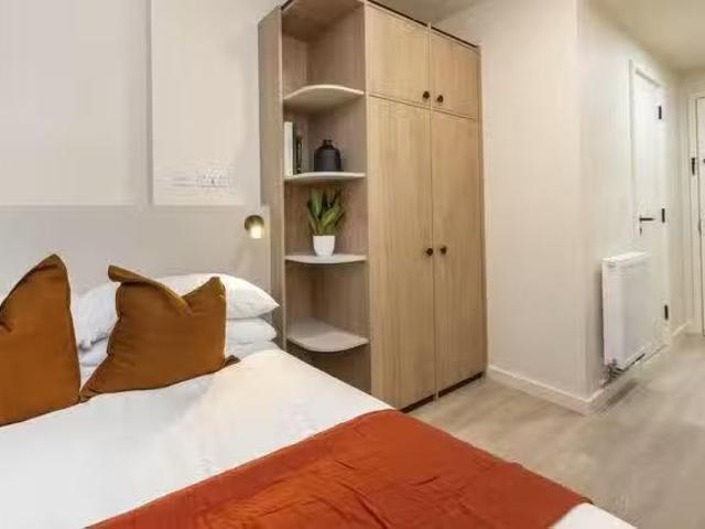 Press House Essential Ensuite