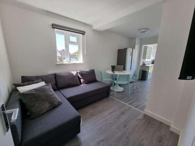 Press Road, Uxbridge, UB8
