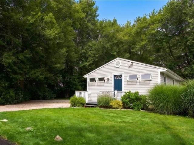 Presque Isle Trl, Narragansett, Home For Sale