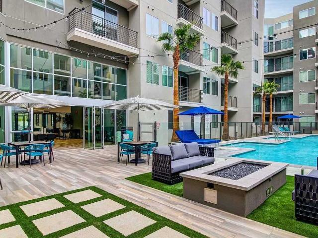 Preston at Biltmore Studio Apartment for Rent at 2323 E Highland Ave, Phoenix, AZ 85016