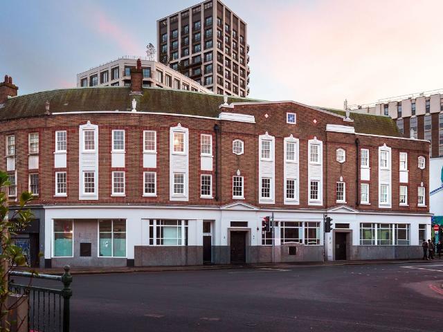 Preston Circus, Brighton BN1, 3 bed flat to rent, £1,950 pcm | PrimeLocation