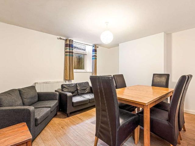 Preston Circus Location Room 2