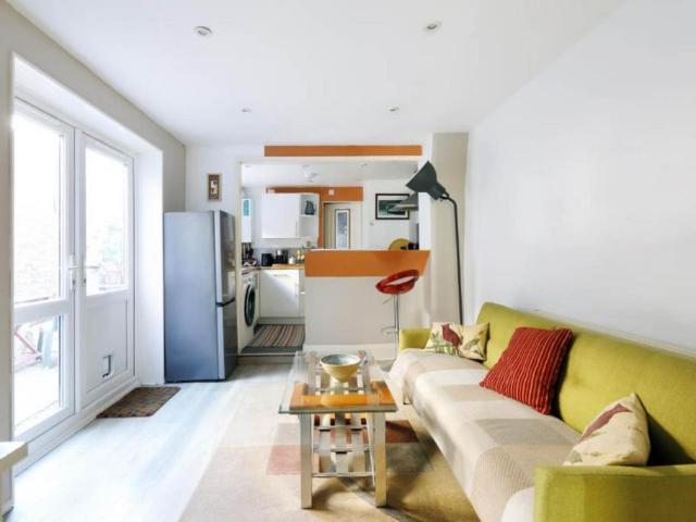 Preston Drove, Brighton 1 bed flat to rent £1,850 pcm £427 pw