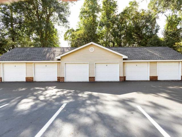 Preston Grove 1 Bedroom Apartment for Rent at 1825 Grove Point Rd, Savannah, GA 31419