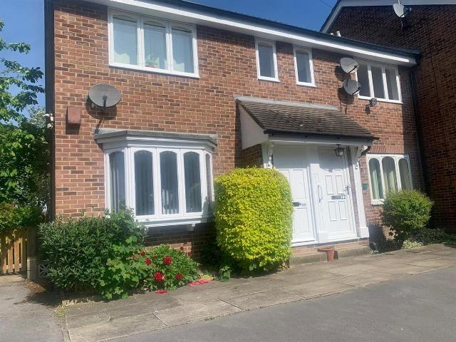 Preston Parade, Leeds LS11, 2 bed flat to rent, £795 pcm | PrimeLocation