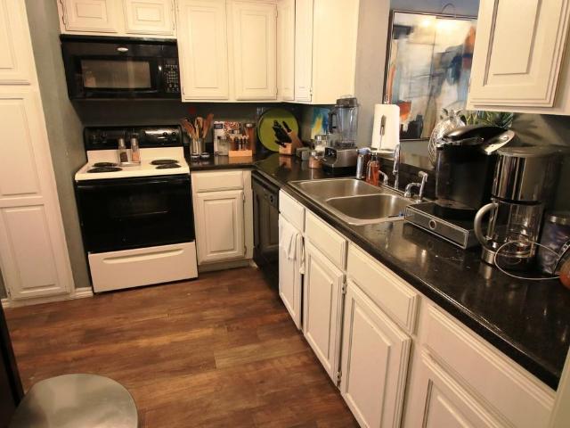 Preston Racquet Club Apartments 2 Bedroom Apartment for Rent at 5840 Spring Valley Rd, Dallas, TX 75254