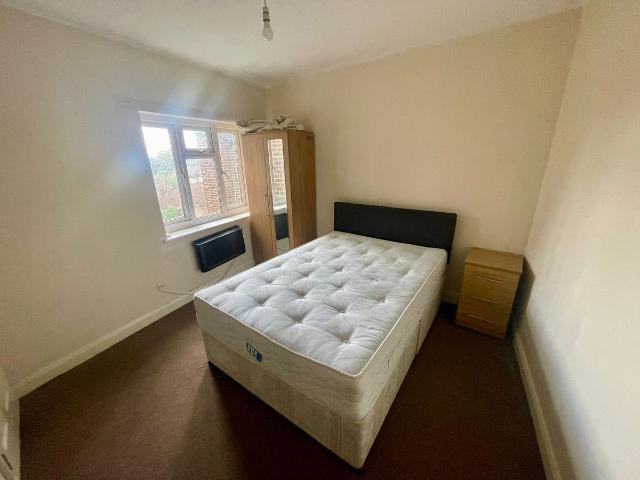 Preston Road, Harrow HA3, 1 bed detached house to rent, £700 pcm | PrimeLocation