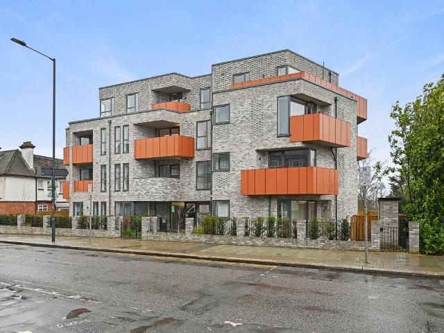Preston Road, Harrow HA3, 2 bed flat to rent, £2,200 pcm | PrimeLocation