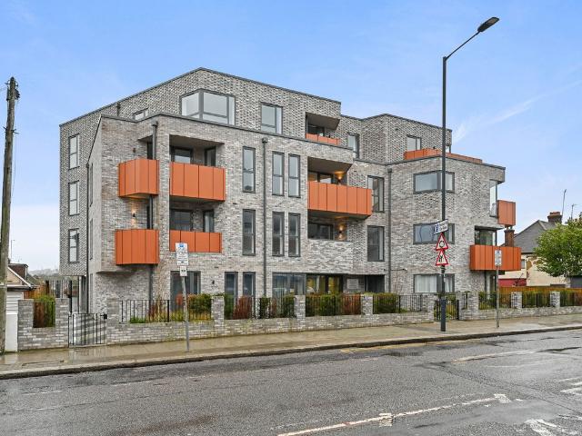 Preston Road, Harrow HA3, 3 bed flat to rent, £2,700 pcm | PrimeLocation