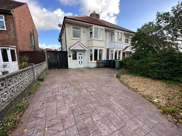 Preston Road, Lytham St. Annes, FY8 3 bed semi detached house to rent £1,195 pcm £276 pw