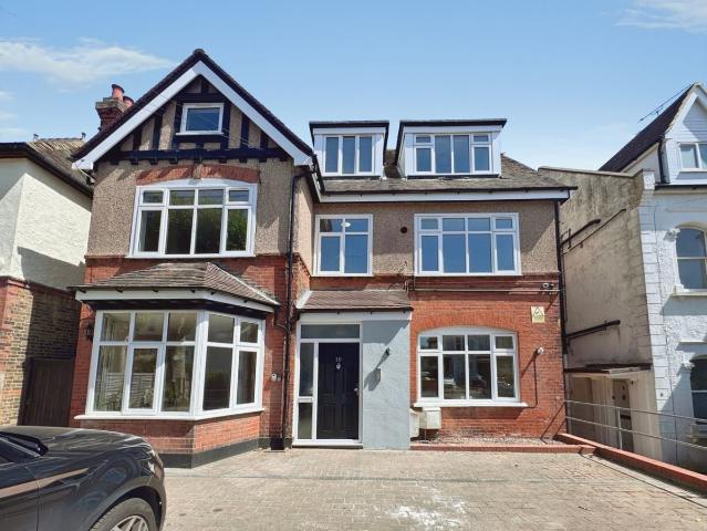 Preston Road, Westcliff On Sea SS0, 2 bed flat to rent, £1,500 pcm | PrimeLocation