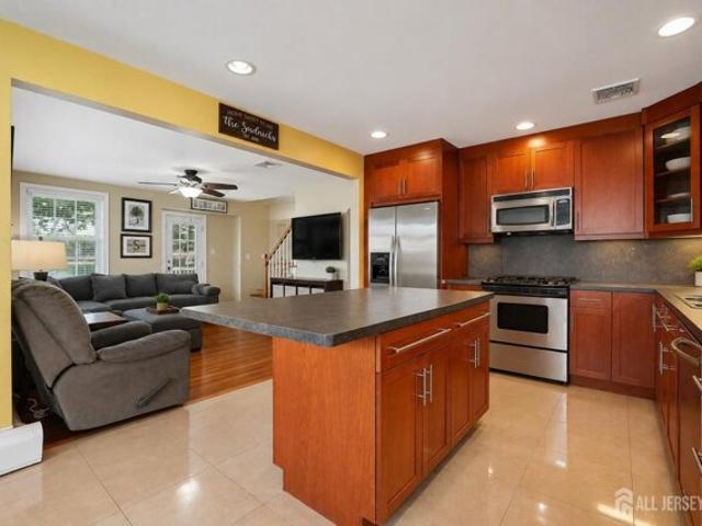 Preston St, Edison, Home For Sale