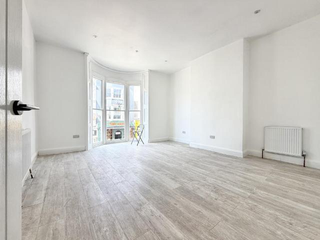 Preston Street, Brighton, BN1 Maisonette to rent £1,050 pcm £242 pw