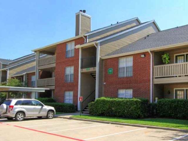 Preston Village Apartments 2 Bedroom Apartment for Rent at 18909 Lloyd Cir, Dallas, TX 75252