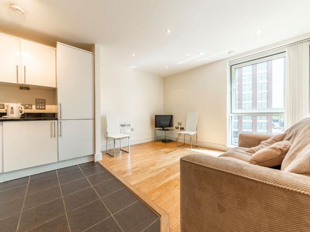 Prestons Road, Canary Wharf E14, 1 bed flat to rent, £1,800 pcm | PrimeLocation
