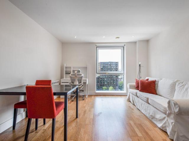 Prestons Road, London E14 1 bed flat to rent £1,700 pcm £392 pw